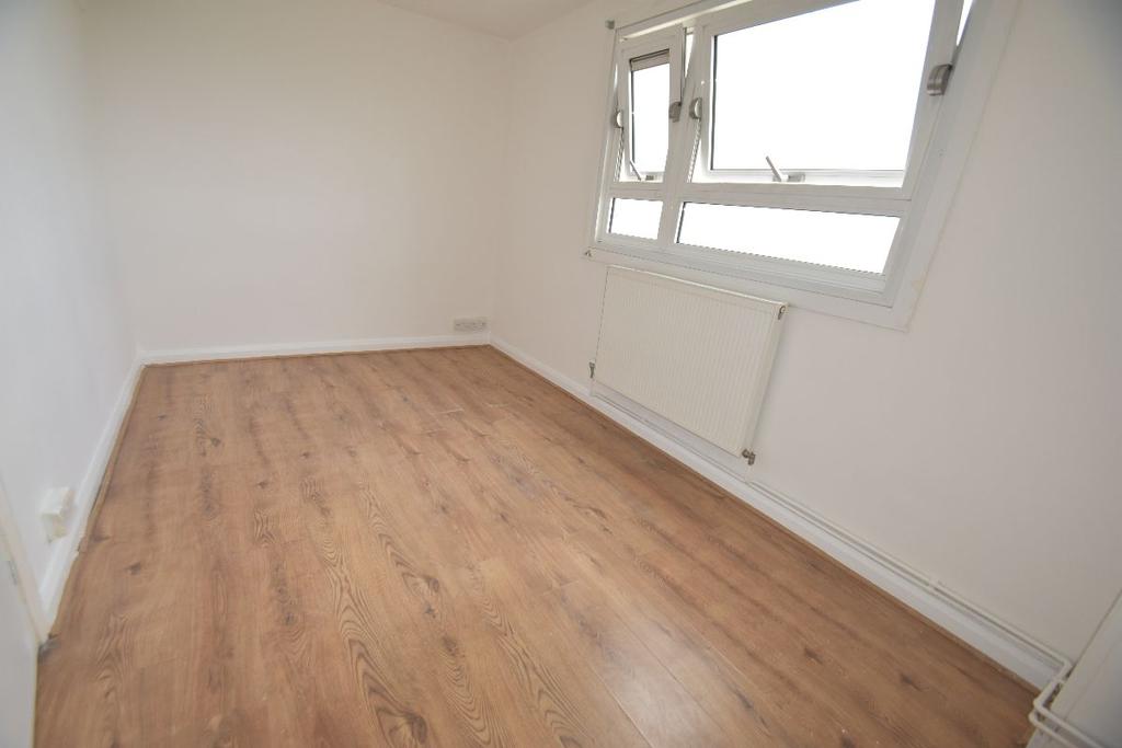 Rufford Tower, Lexden Road Acton W3 1 bed flat - £1,400 pcm (£323 pw)