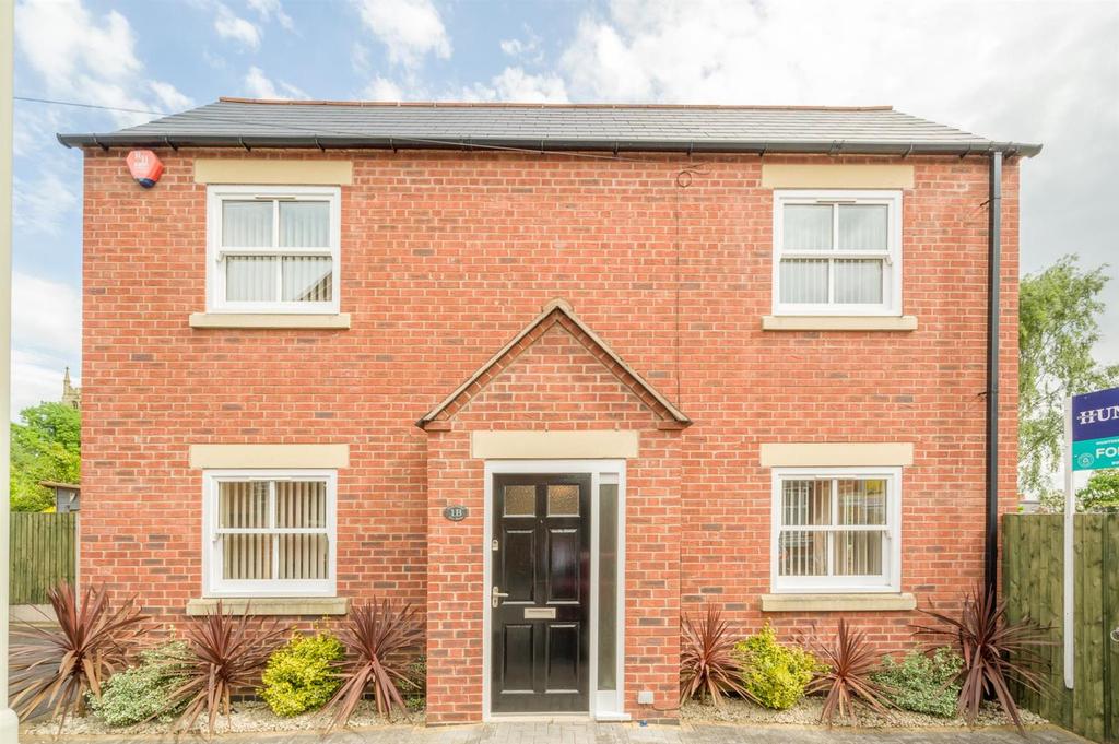 New Street, Stourbridge, DY8 5RX 2 bed detached house - £265,000