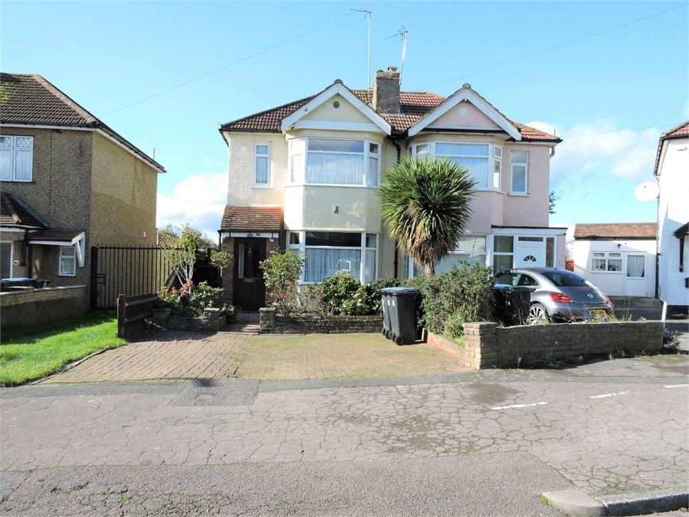 Monroe Crescent, Enfield, EN1 3 bed semi-detached house - £430,000