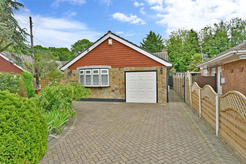 Town Road, Cliffe Woods, Rochester, Kent 3 bed detached bungalow - £475,000