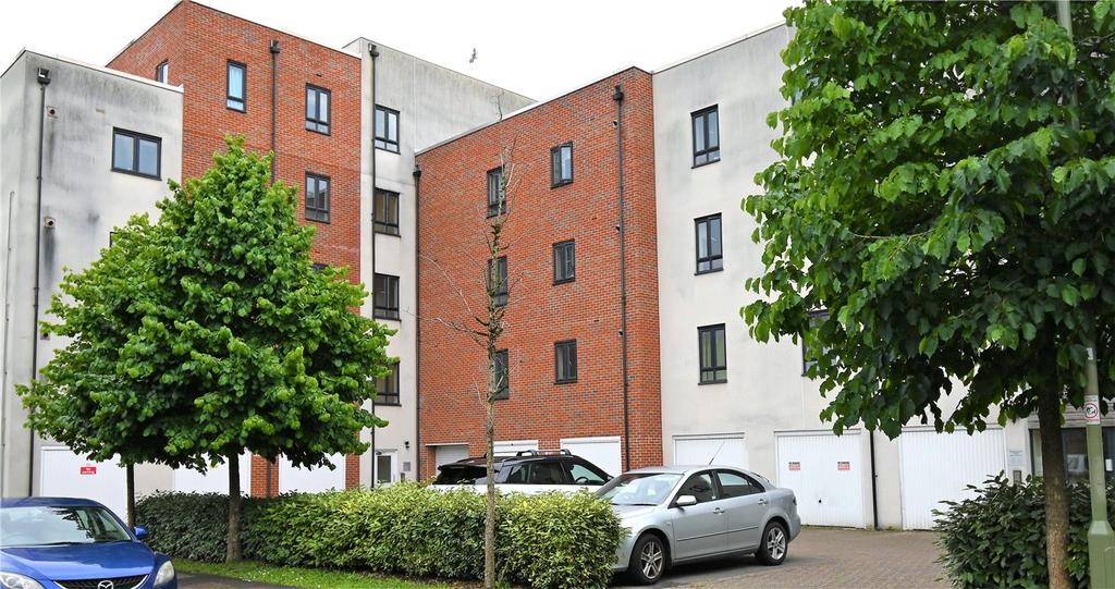 Sinclair Drive, Basingstoke... 2 bed apartment - £1,100 pcm (£254 pw)