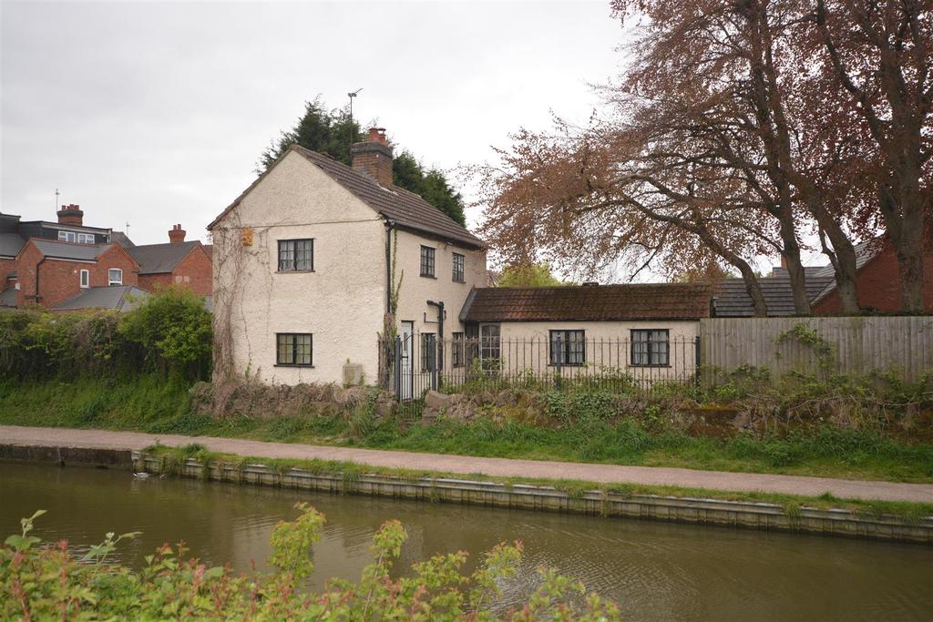 Longford Road, Longford, Coventry 2 bed detached house - £170,000