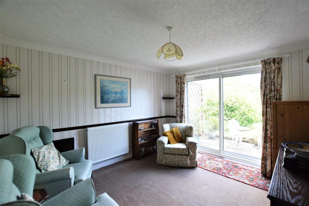 Derwent Drive, Oakham 3 bed detached house - £325,000