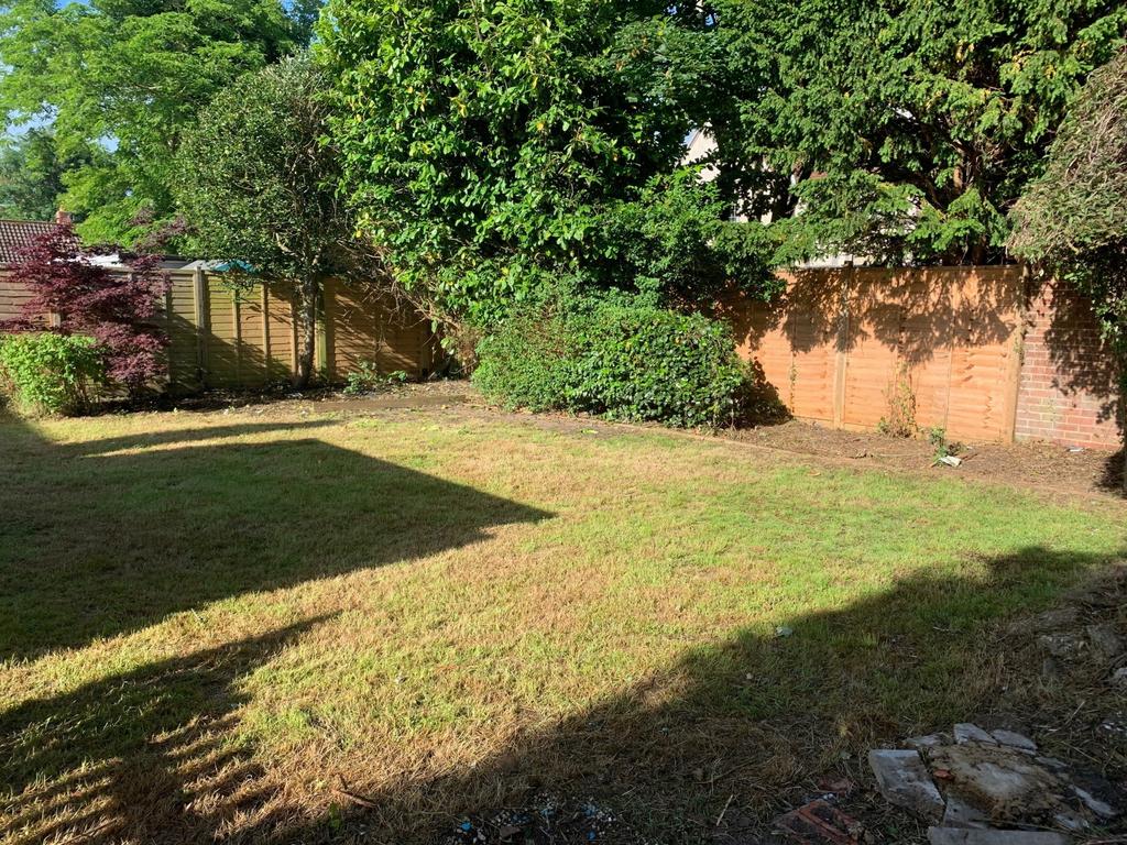 Broadmark Lane, Rustington, BN16 3 bed bungalow - £1,600 pcm (£369 pw)