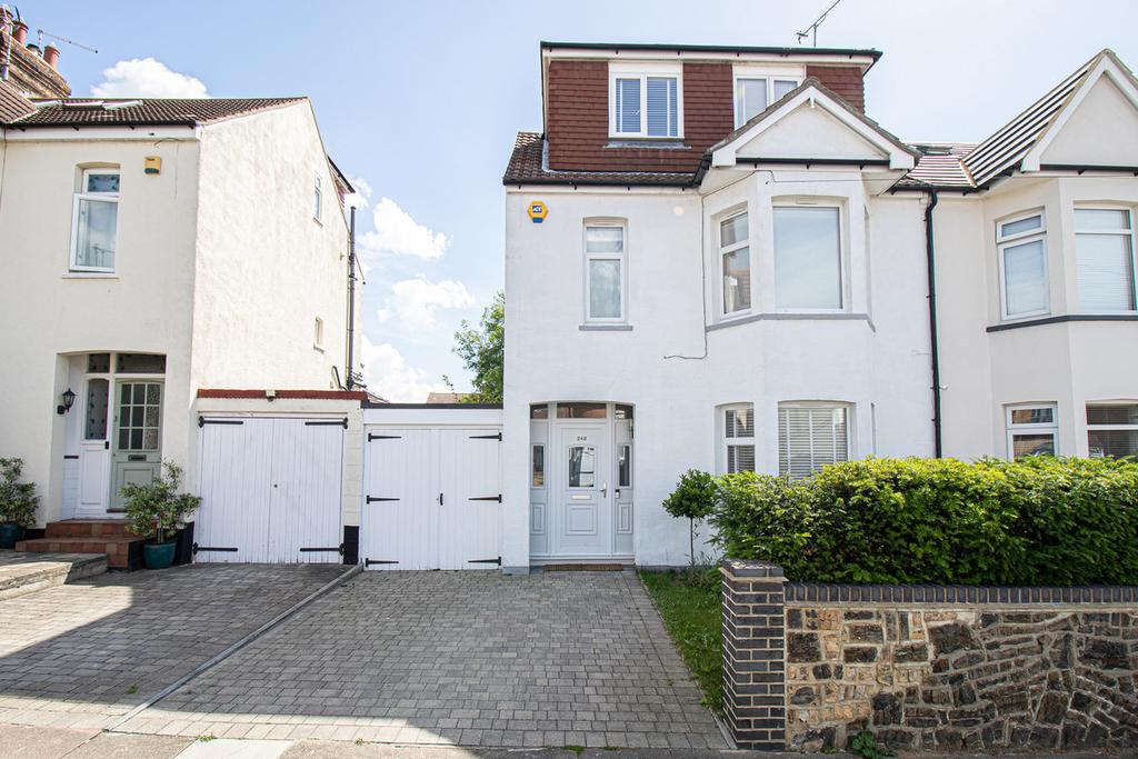 Victoria Road Southend On Sea Ss1 5 Bed Semi Detached House £550 000