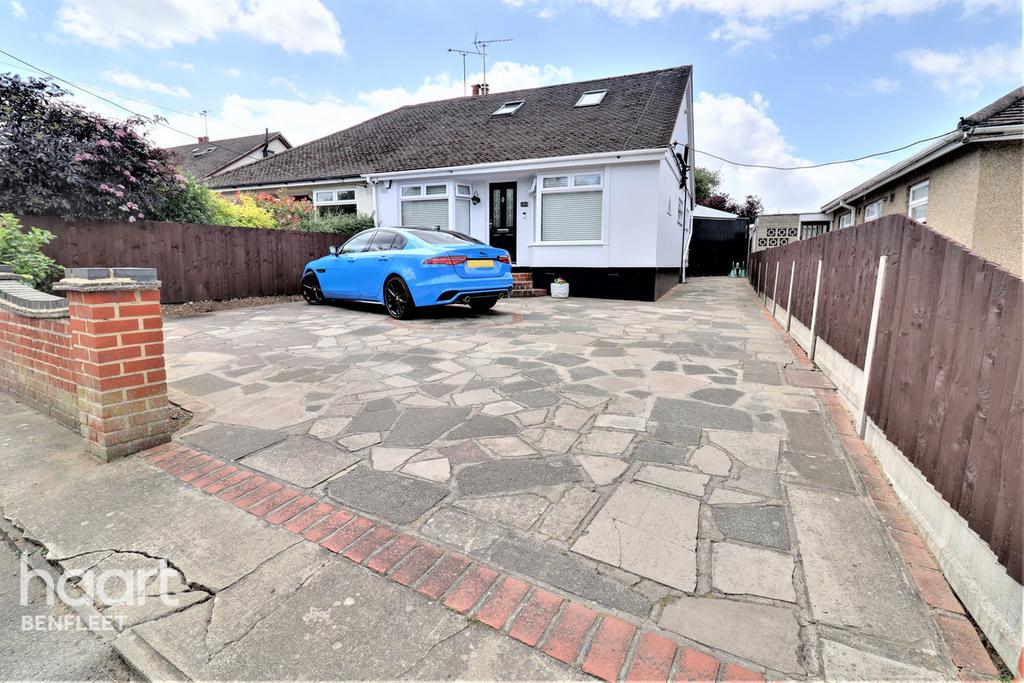 Church Road, Benfleet 3 bed chalet - £475,000
