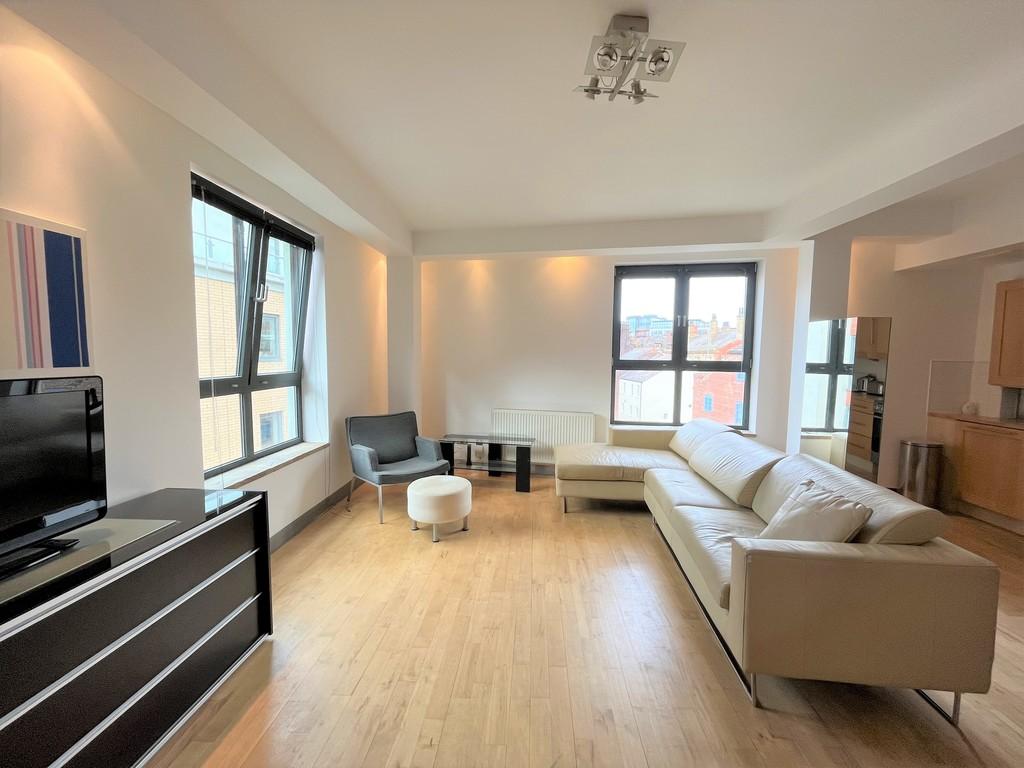 Simpsons Fold West, 22 Dock Street 2 bed apartment - £1,350 pcm (£312 pw)