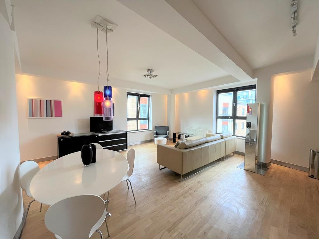 Simpsons Fold West, 22 Dock Street 2 bed apartment - £1,350 pcm (£312 pw)