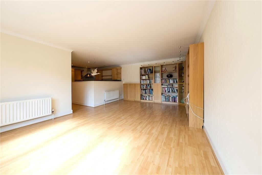 Ann Terrace, Abbeyhill, Edinburgh, EH8 2 bed flat - £1,050 pcm (£242 pw)
