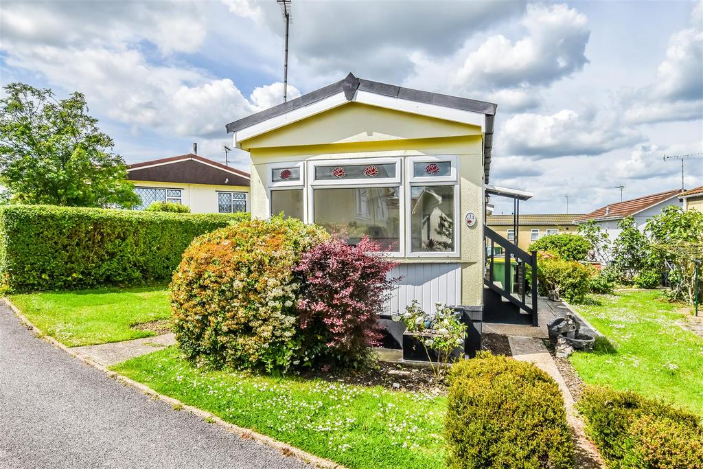 Tower Park, Hullbridge, Hockley 2 bed house for sale - £115,000