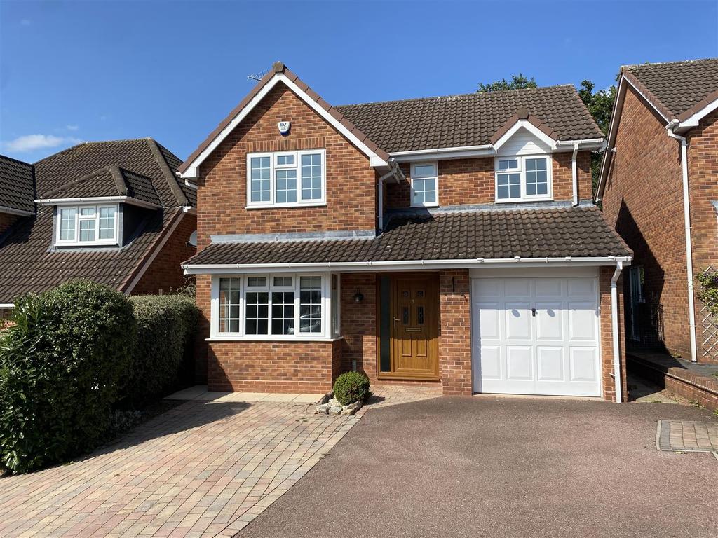Hoskings Close, Stone 4 bed detached house - £375,000