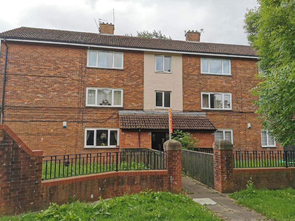 West Farm Avenue, Longbenton... 2 bed flat - £550 pcm (£127 pw)