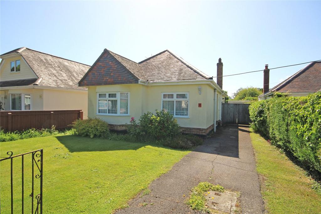 Chewton Way, Walkford, Christchurch... 3 bed bungalow - £625,000