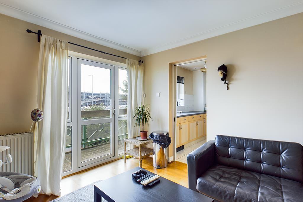 Pacific Close, Southampton, Hampshire 2 bed apartment - £250,000