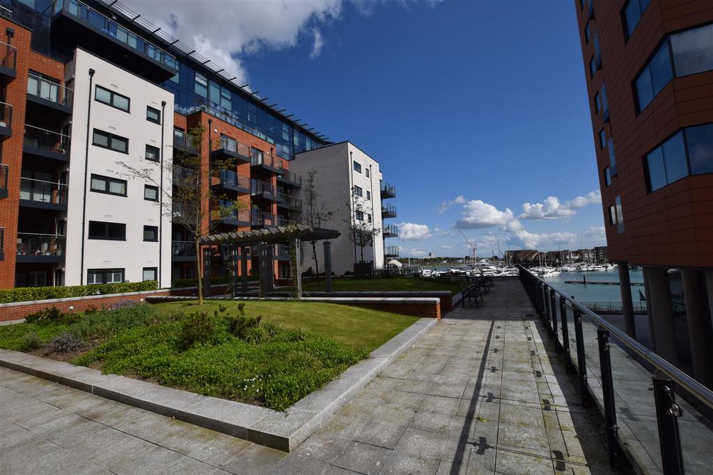 The Blake Building, Admirals Quay, Southampton, Hampshire 2 bed ...