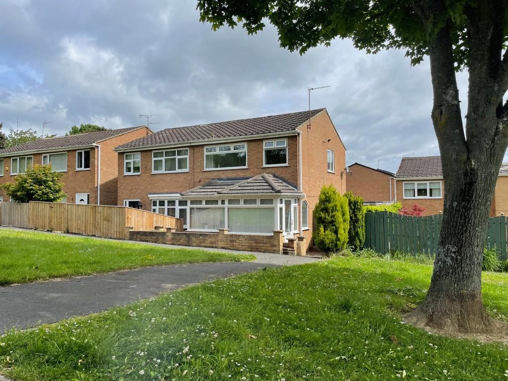 Ashbrook Close, Brandon 3 bed semi-detached house - £695 pcm (£160 pw)