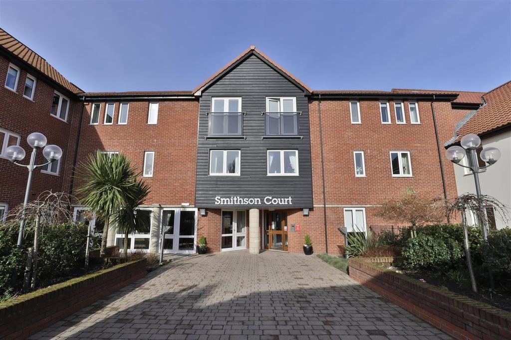 Smithson Court, Top Lane, York, North... 2 bed apartment - £325,000