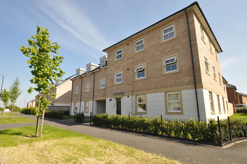 Sanders Walk, Harrogate, HG1 4FA 2 bed apartment - £210,000