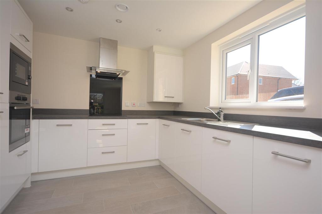 Sanders Walk, Harrogate, HG1 4FA 1 bed apartment - £170,000