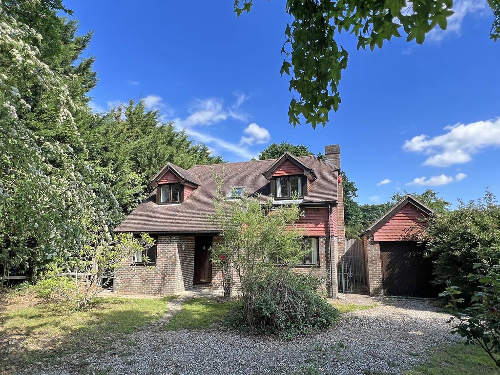 Sayers Common, West Sussex 3 bed detached house - £595,000