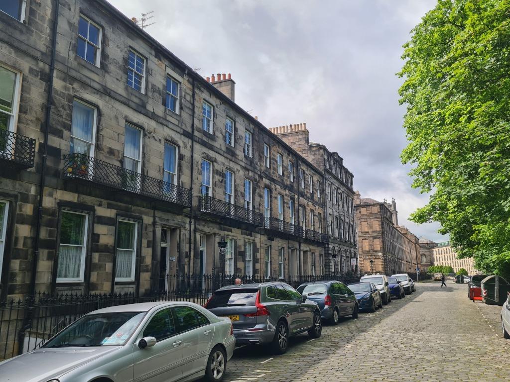 Fettes Row, New Town, Edinburgh, EH3 2 bed flat - £1,700 pcm (£392 pw)