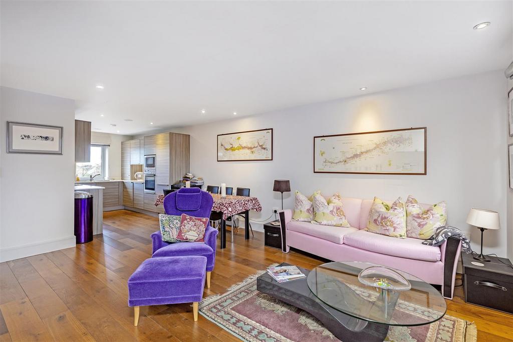 Sheen Lane, East Sheen, SW14 2 bed flat to rent - £2,500 pcm (£577 pw)