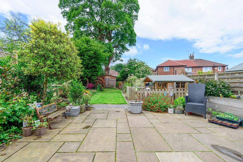 Hill Top Rise, Harrogate, HG1 3 bed semi-detached house - £340,000