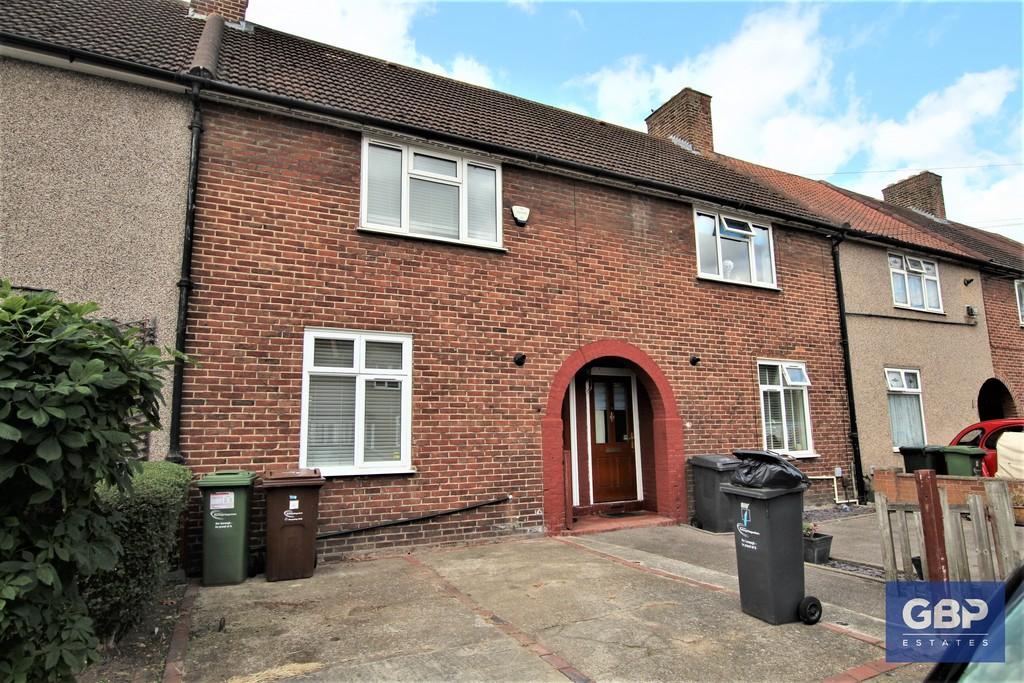 Hatfield Road Dagenham 2 Bed Terraced House £1 450 Pcm £335 Pw
