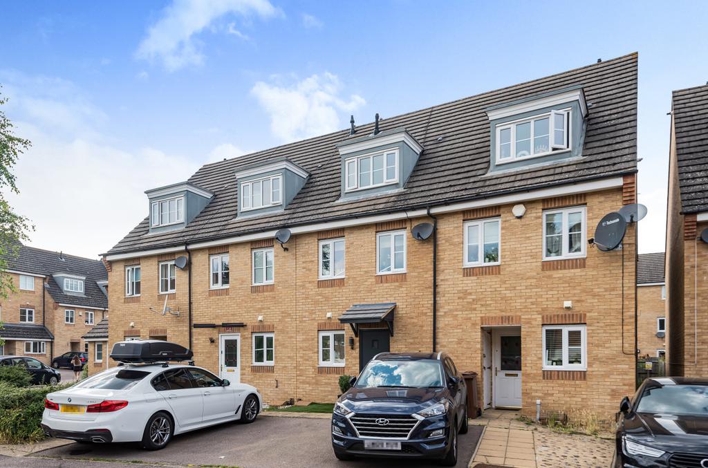 Eaton Way, Borehamwood WD6 4QJ 3 bed semi-detached house - £540,000