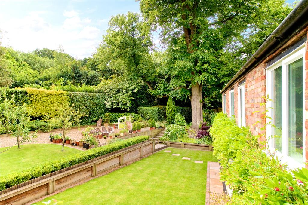 Whaddon Hall, High Street, Whaddon... 4 bed house - £850,000