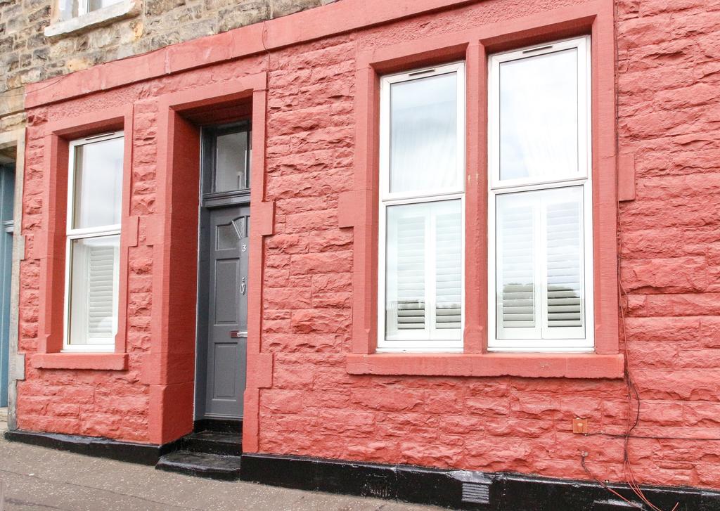 Graham Street, Edinburgh EH6 2 bed flat - £195,000