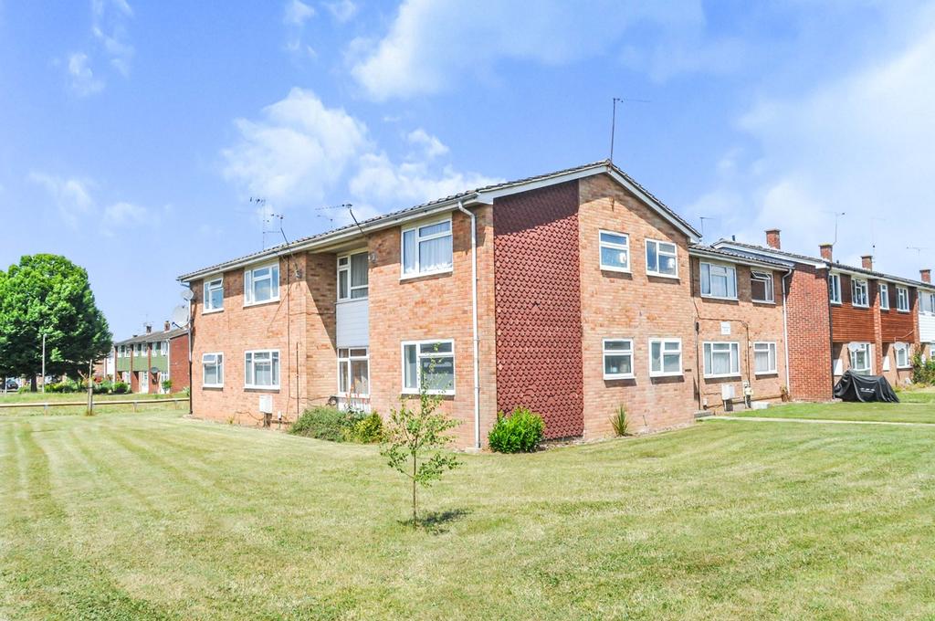 Readers Court, Chelmsford, CM2 2 bed apartment - £220,000