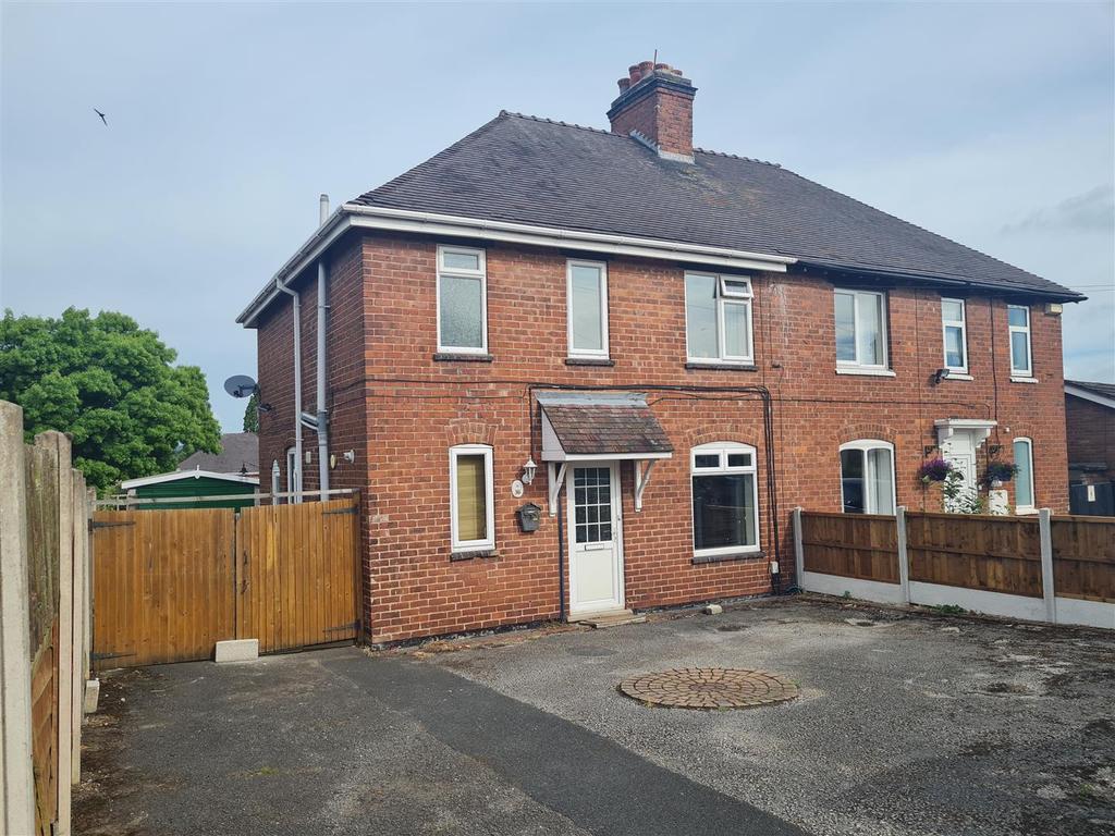 Cross Road, Rugeley WS15 2JF 3 bed semi-detached house - £820 pcm (£189 pw)