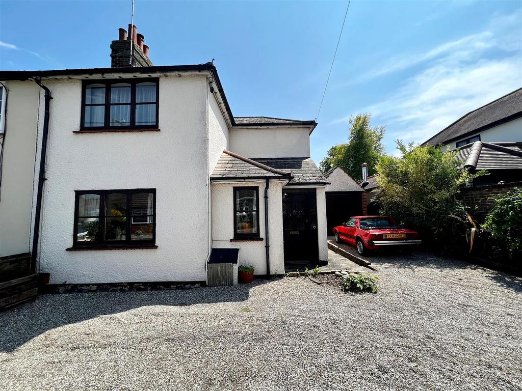 Middle Road, Brentwood 3 bed semi-detached house - £475,000