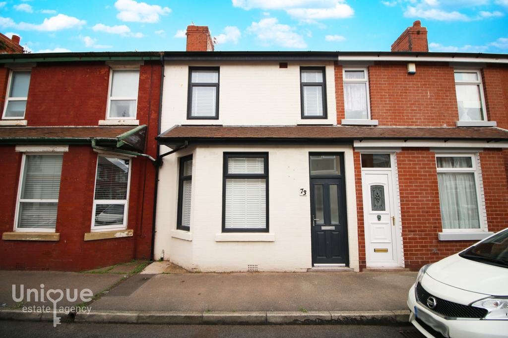 Gordon Road, Fleetwood, FY7 3 bed terraced house - £100,000
