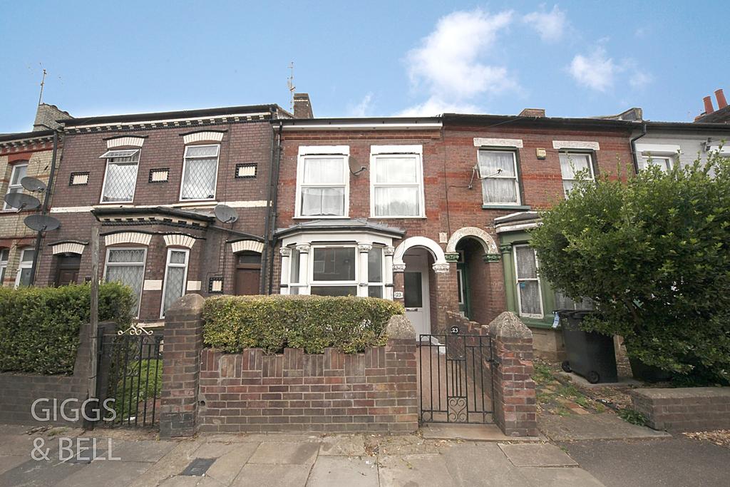 Stockwood Crescent, Luton, LU1 3SS 3 bed terraced house - £325,000