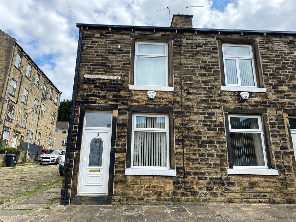 Ashgrove Place, Siddal, Halifax, West Yorkshire, HX3 2 bed end of ...