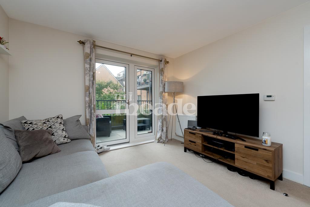 Shingly Place, Chingford, E4 2 bed flat - £375,000