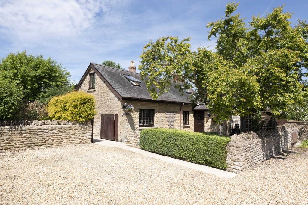 Gagingwell 2 bed detached house - £475,000