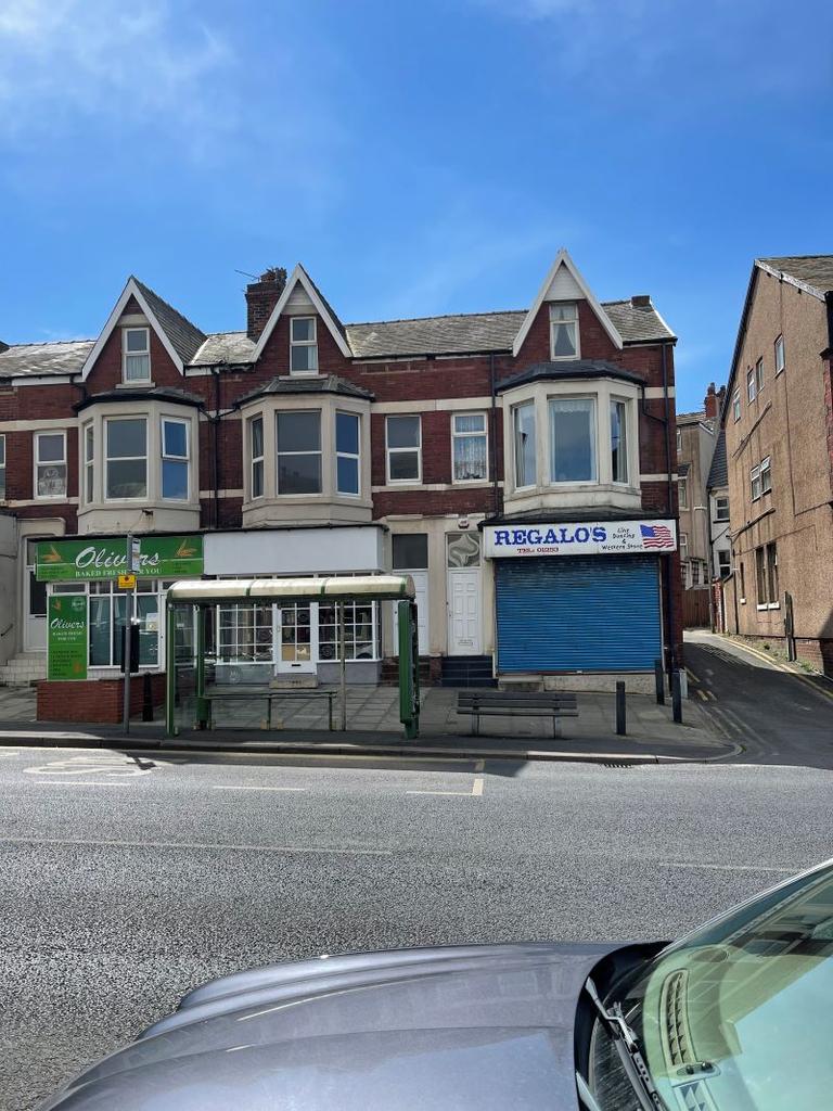 252-254 Dickson Road, Blackpool, FY1 2JS Mixed use - £73,000