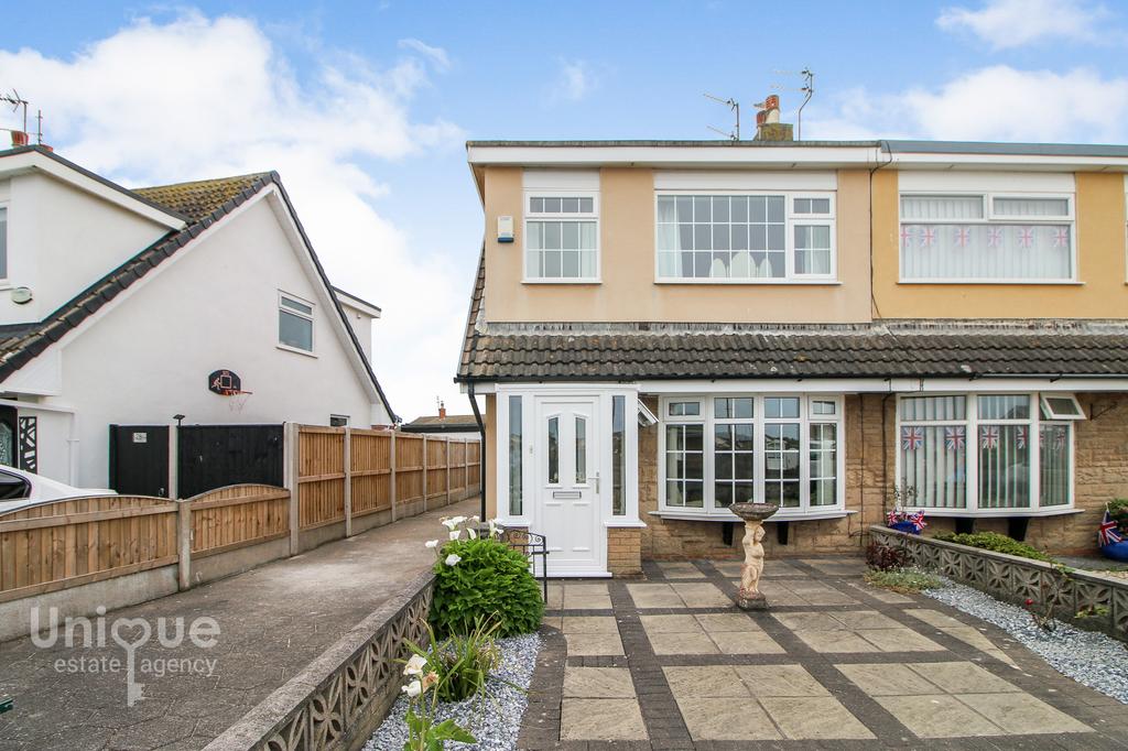 Marine Parade Fleetwood Fy7 3 Bed Semi Detached House £175 000
