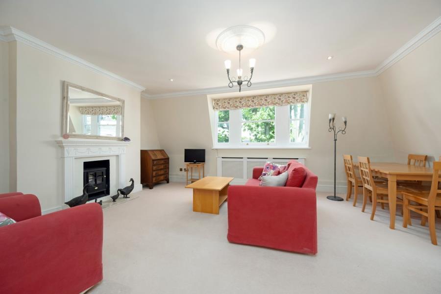 Warrington Gardens, W9 2 bed flat - £2,492 pcm (£575 pw)