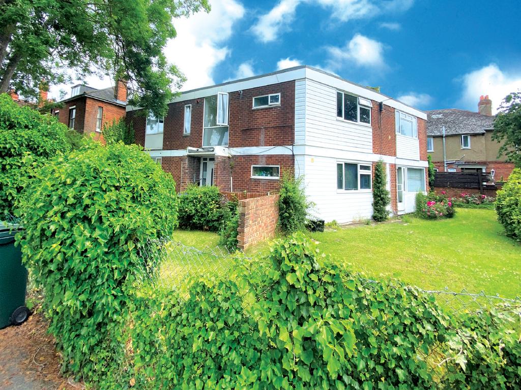 Flat 5, 71(A) Hamilton Road, Reading... 1 bed flat - £50,000