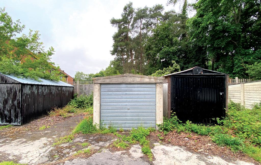 Garage at 29 Wigmore Road, Tadley... Garage - £5,000
