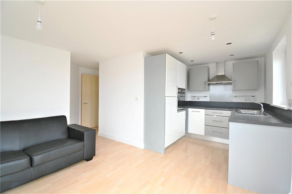 Winterthur Way, Basingstoke... 1 bed apartment - £900 pcm (£208 pw)