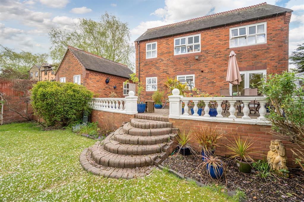 Gospel End Street, Sedgley, DY3 3LR 4 bed detached house - £475,000