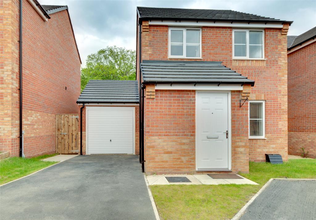 Cuthbert Park, Birtley, DH3 3 bed detached house - £190,000