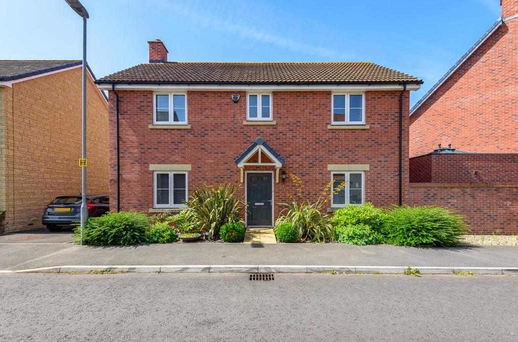 Richardson Road, St Andrews Ridge... 4 bed detached house - £440,000