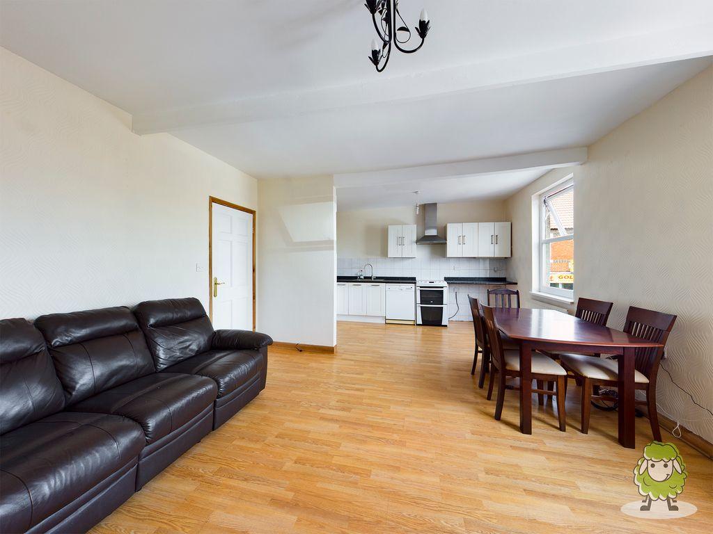 Main Street, Sutton in Ashfield NG17 2QW 3 bed flat - £650 pcm (£150 pw)