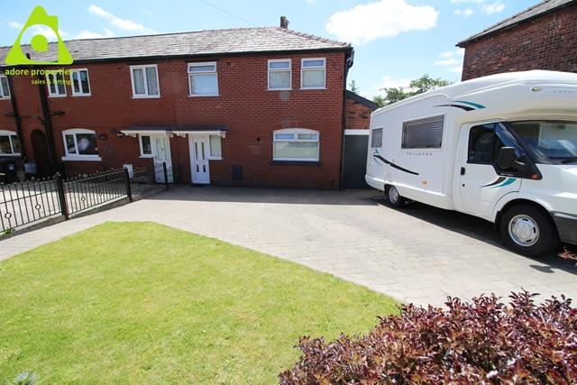 Wingates Grove, Westhoughton, BL5 3PH 3 bed mews - £215,000